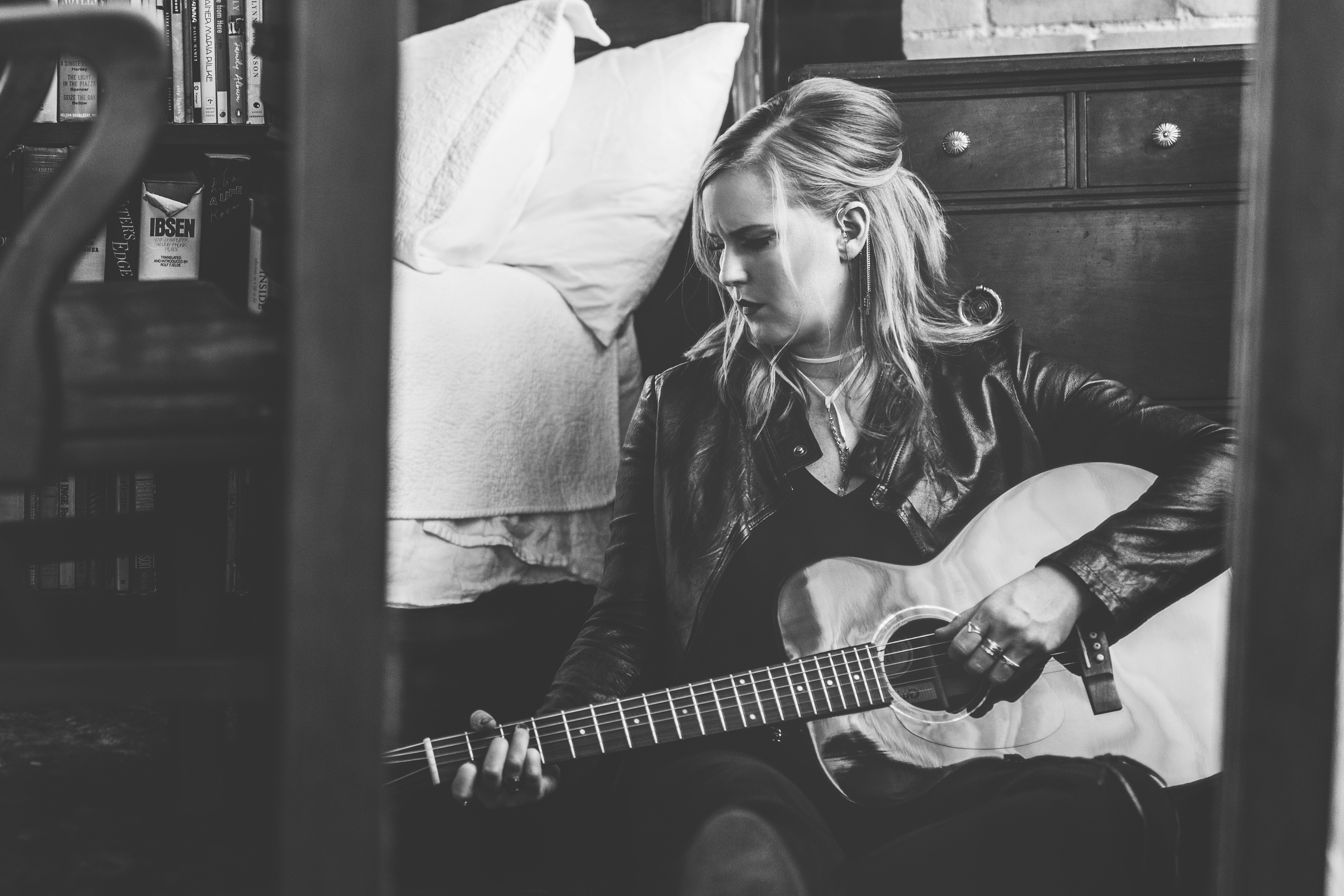 Londoner Jessica Mitchell joins country star Johnny Reid’s national ...