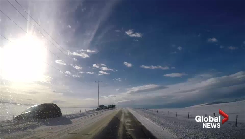 Messy road conditions on Hwy QE2 north of Airdrie - Calgary | Globalnews.ca