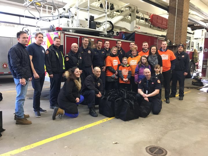 Halifax firefighters deliver care packages to those in need | Globalnews.ca