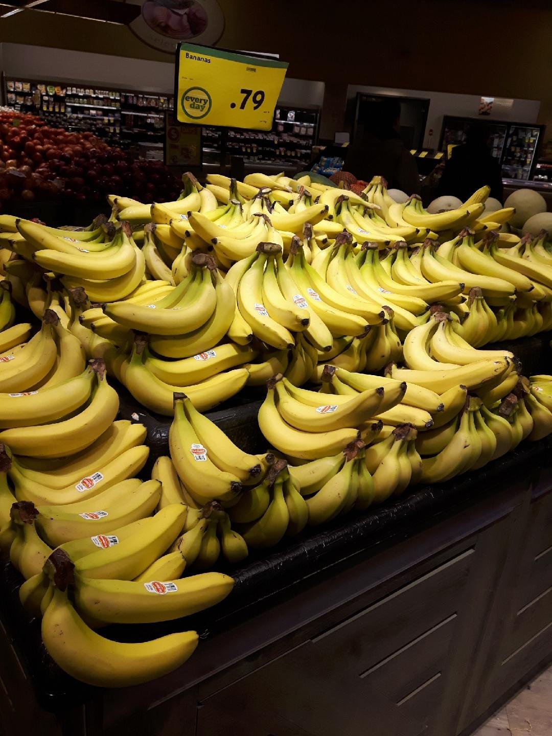 What’s with the green bananas? Shoppers fret over fruit selection ...
