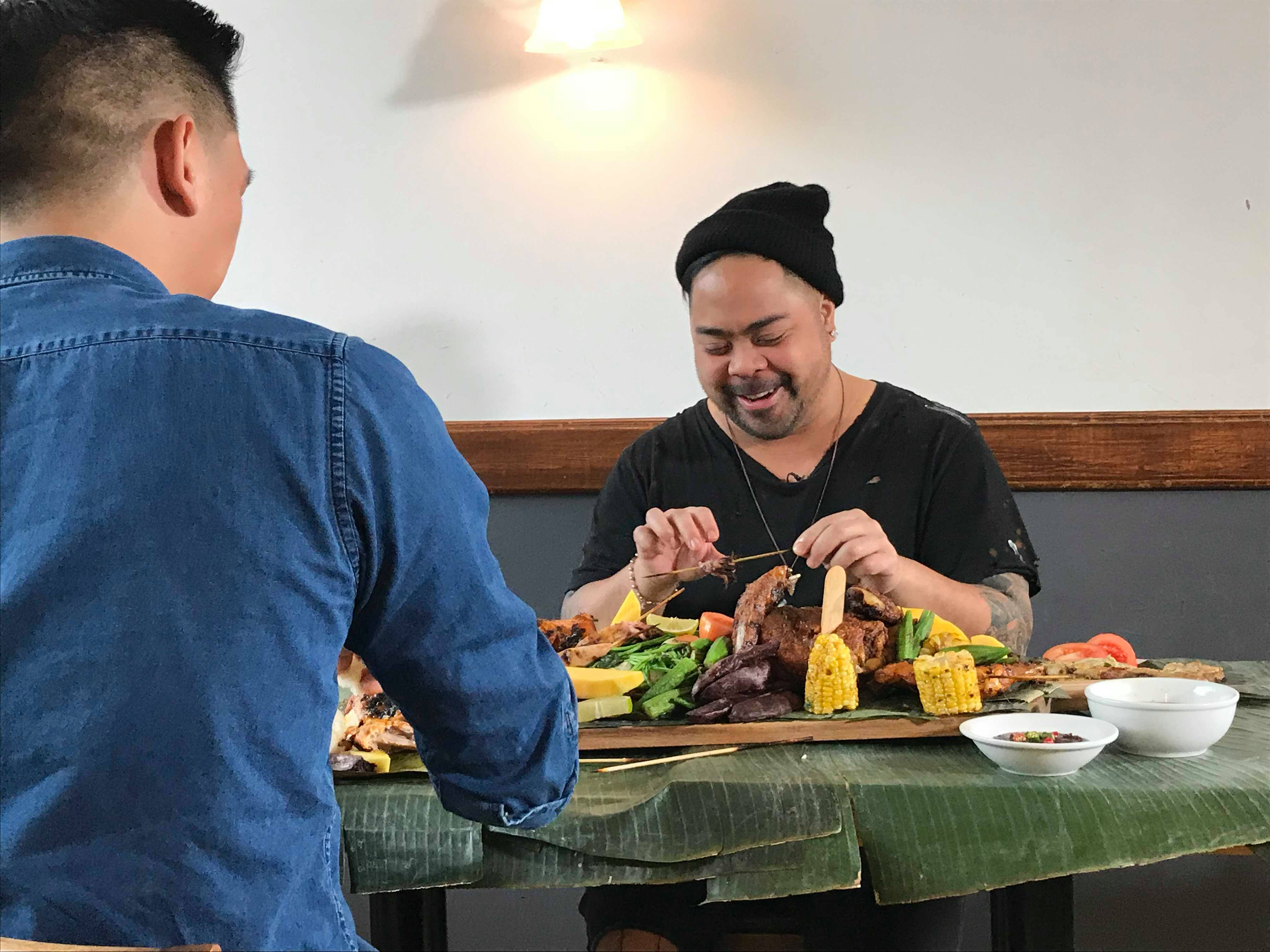 Just like home: Filipinos say eating with your hands shows community ...
