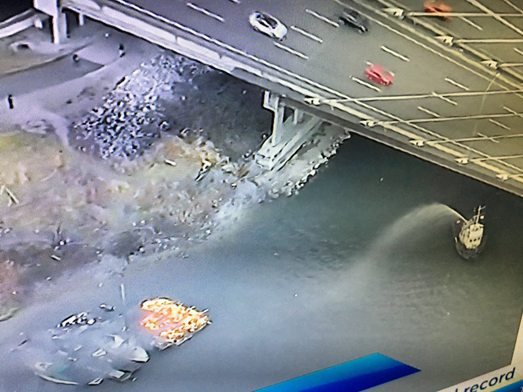 Crews battle boat fire near Pitt River Bridge - BC | Globalnews.ca