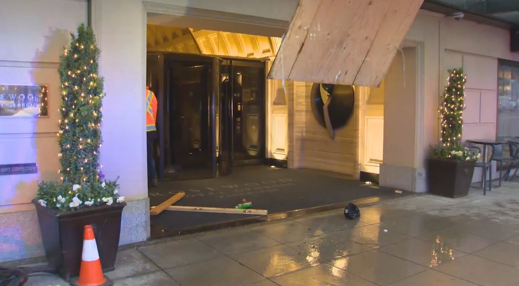 Workplace accident at Vancouver’s Hotel Georgia - BC | Globalnews.ca