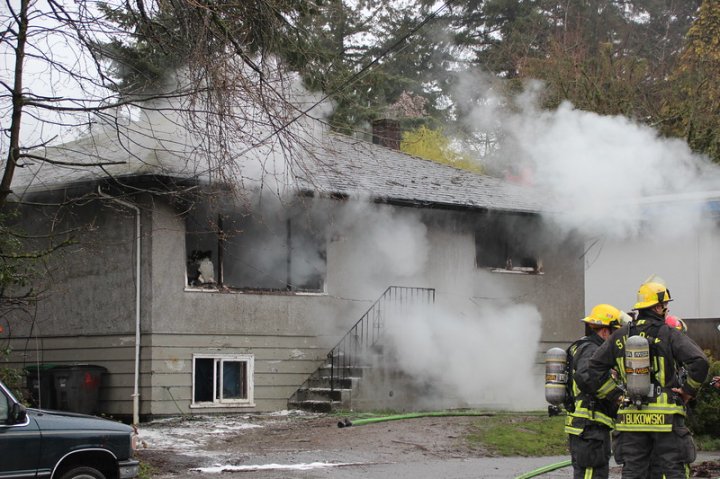 At least 3 people escape from Surrey house fire - BC | Globalnews.ca