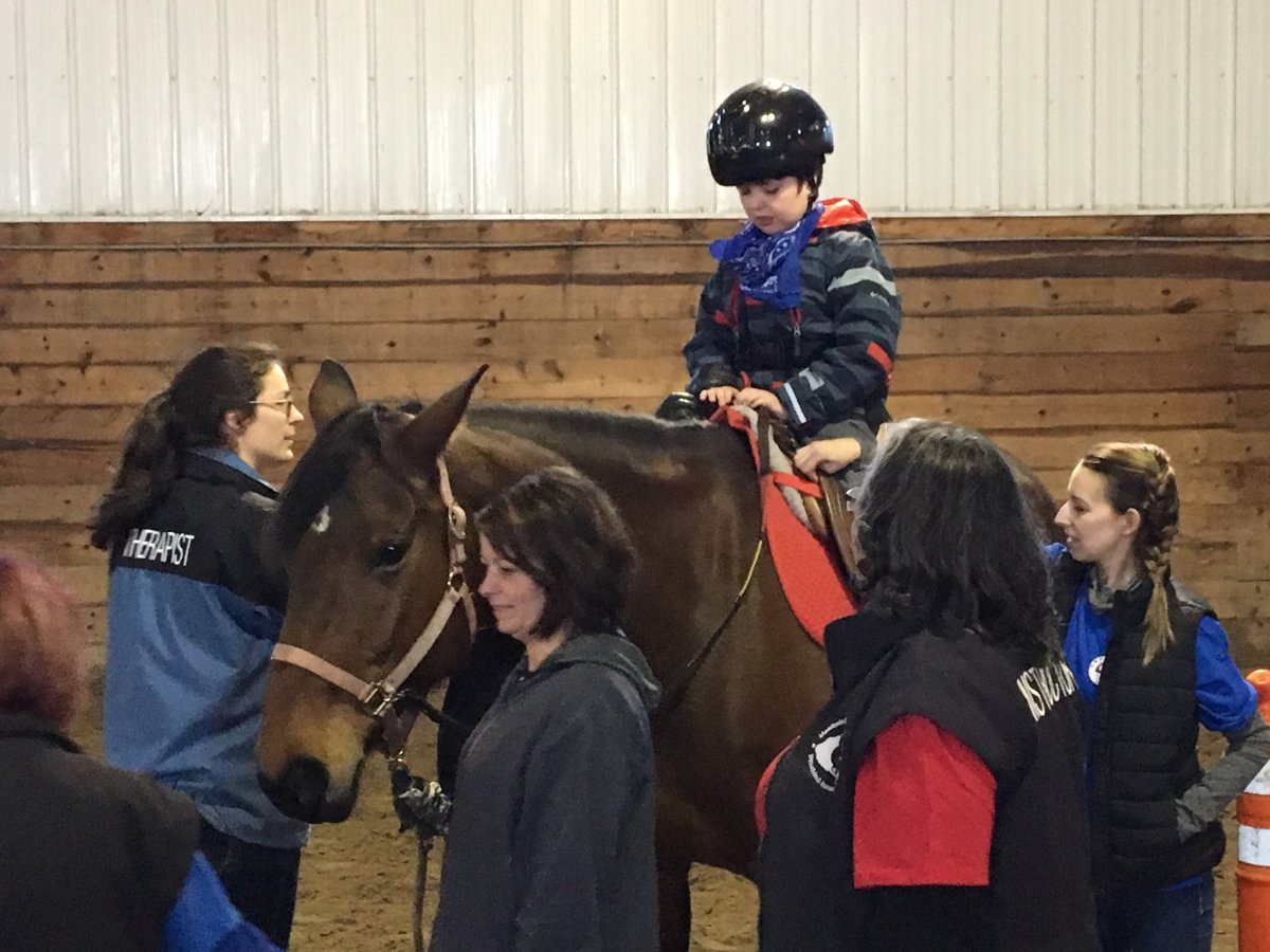 Volunteers at the heart of horseback riding program - Winnipeg ...