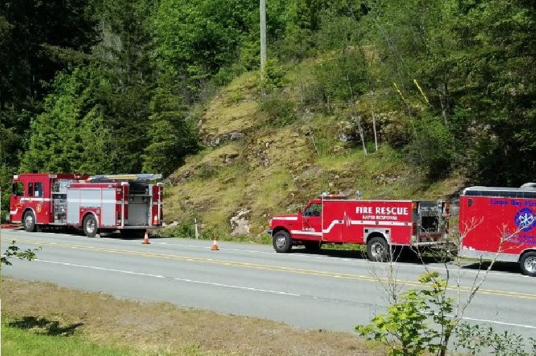 Crews battle Lions Bay fire burning above Sea-to-Sky Highway - BC ...