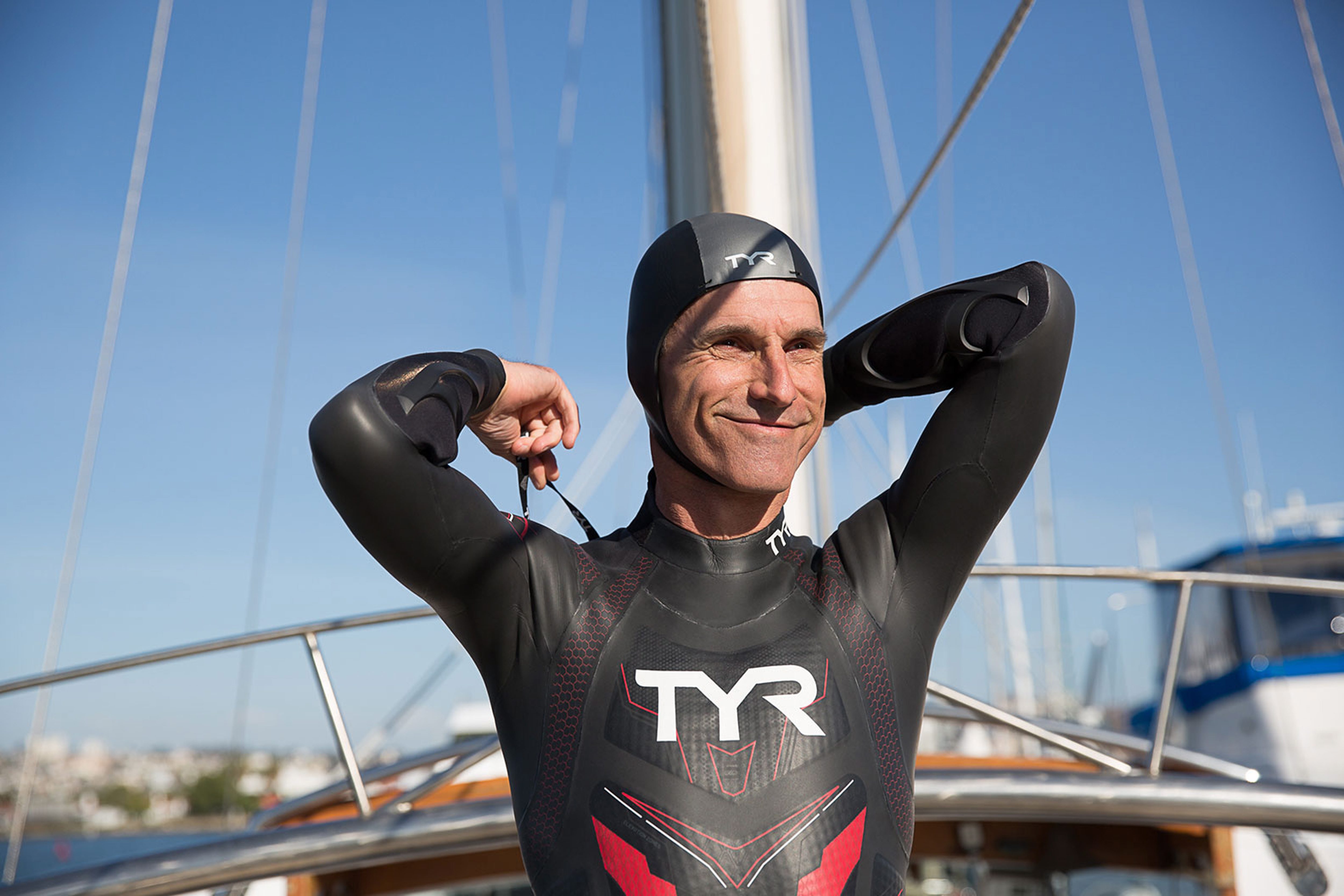 Man begins 6-month swim across Pacific Ocean — and through 1,600 km of ...
