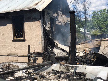 Fire burns rear of house in Lumby - Okanagan | Globalnews.ca