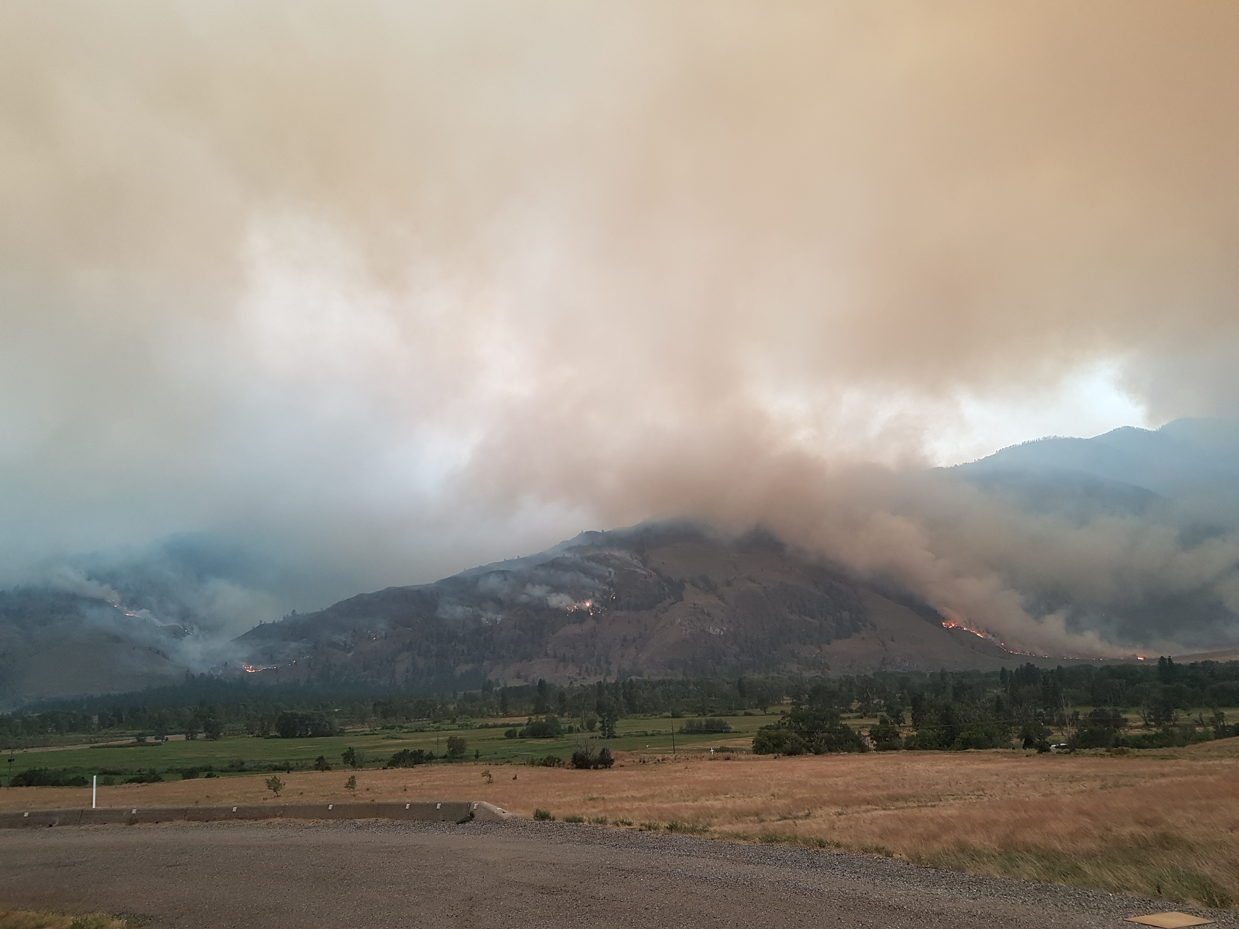 Favourable weather conditions keep uncontained Snowy Mountain fire in ...