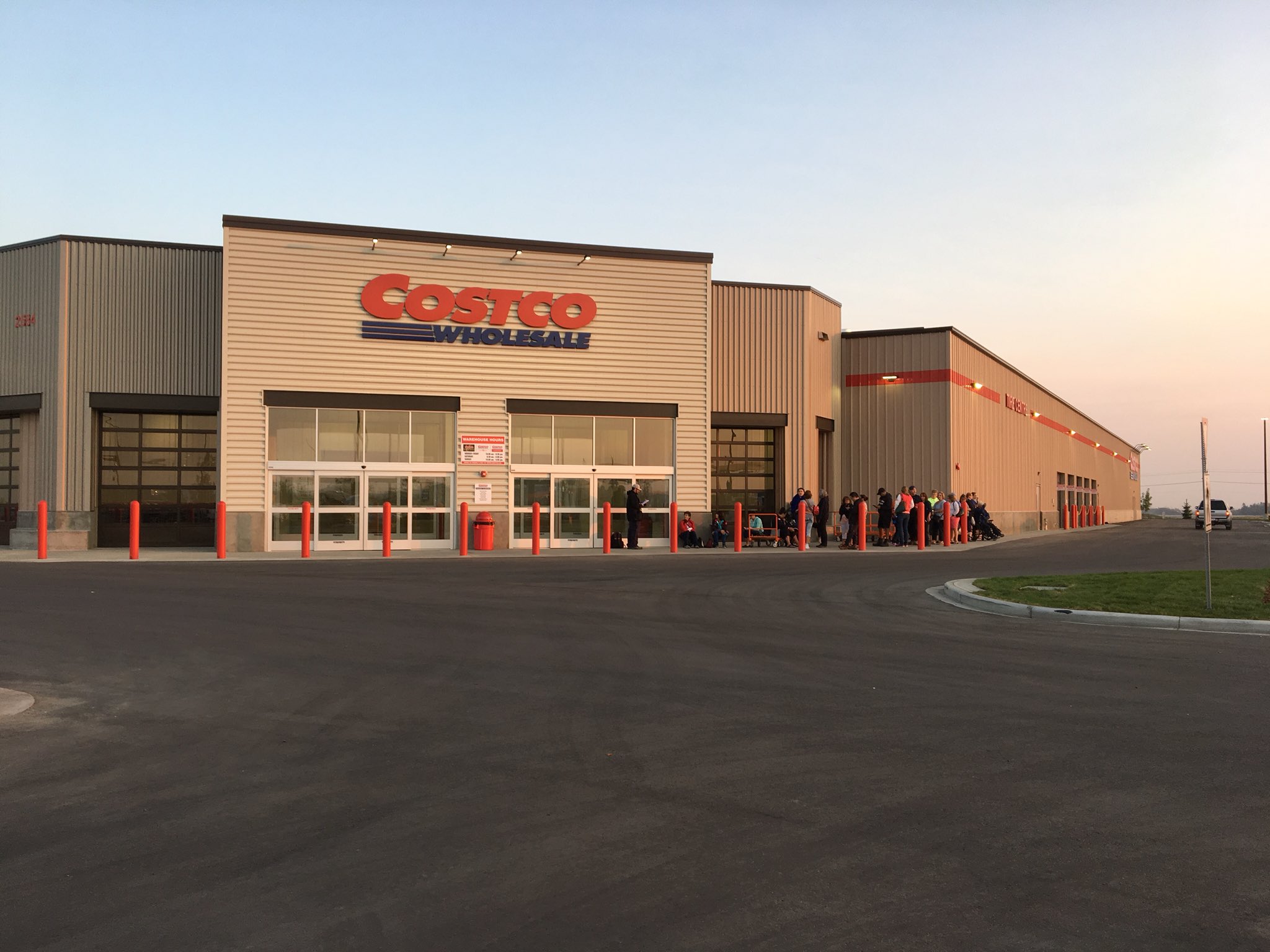 New Costco Warehouse opens at Edmonton International Airport - Edmonton ...