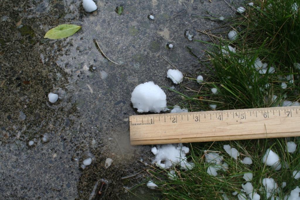 Hail, strong winds hit Calgary as severe thunderstorm rolls through ...