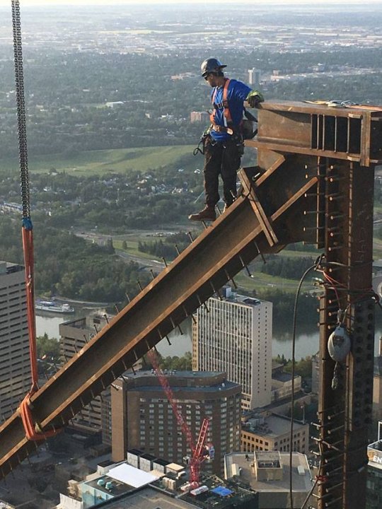 Edmonton ironworkers with nerves of steel pose atop Stantec skyscraper ...
