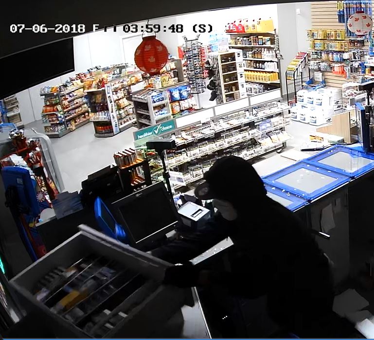 Halton police release photos of suspects in cigarette thefts - Hamilton ...