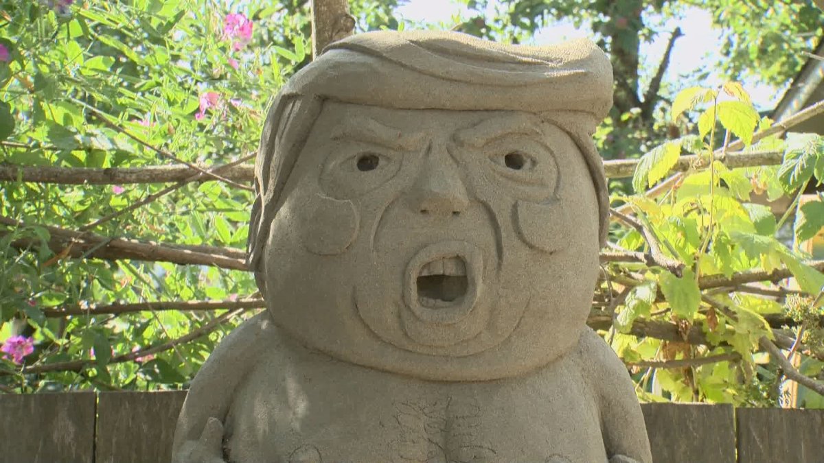 Sand sculpture of Donald Trump in diapers a big hit in Vancouver ...