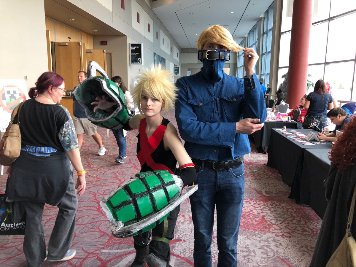 Fans transform into their heroes at Forest City ComiCon in London ...