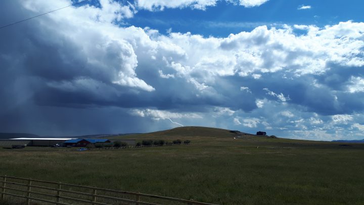 Funnel cloud spotted south of Calgary | Globalnews.ca