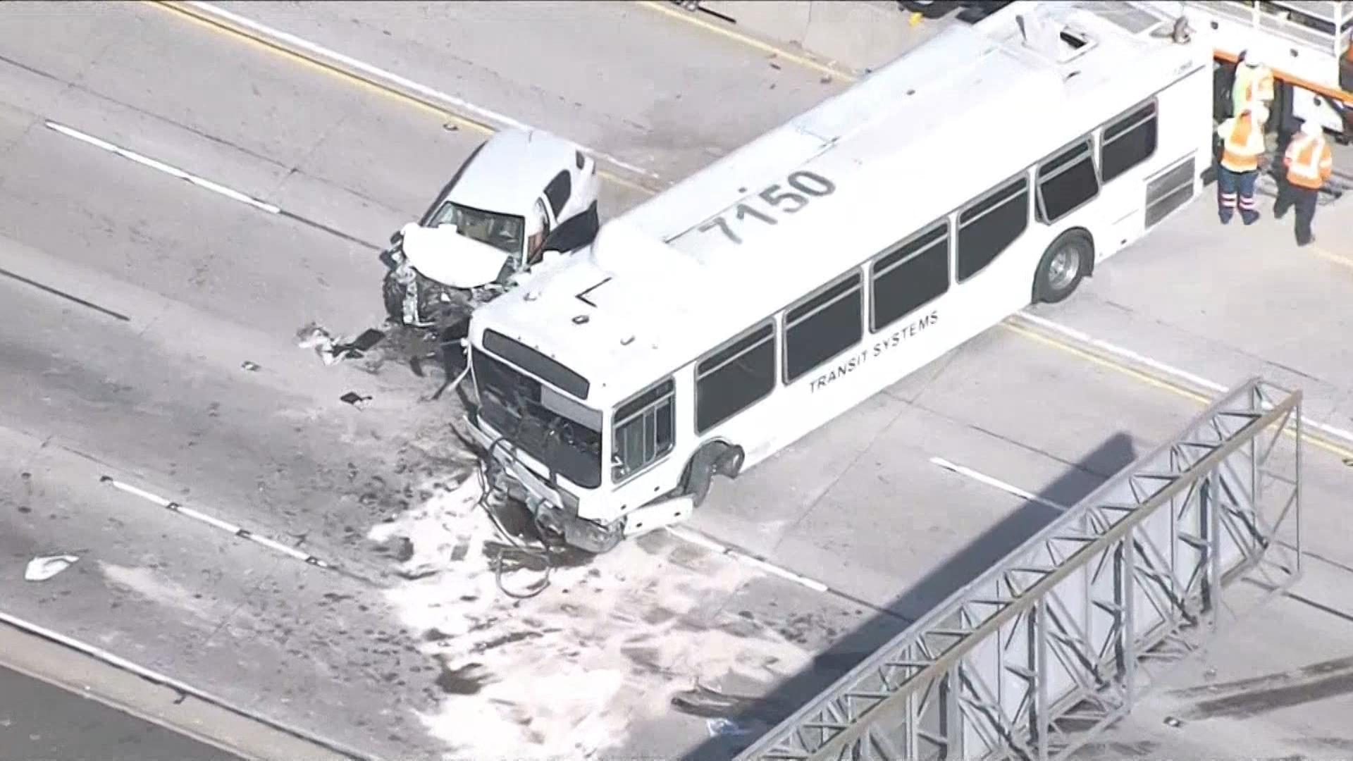 25 hospitalized, 5 serious, after Los Angeles highway bus crash ...