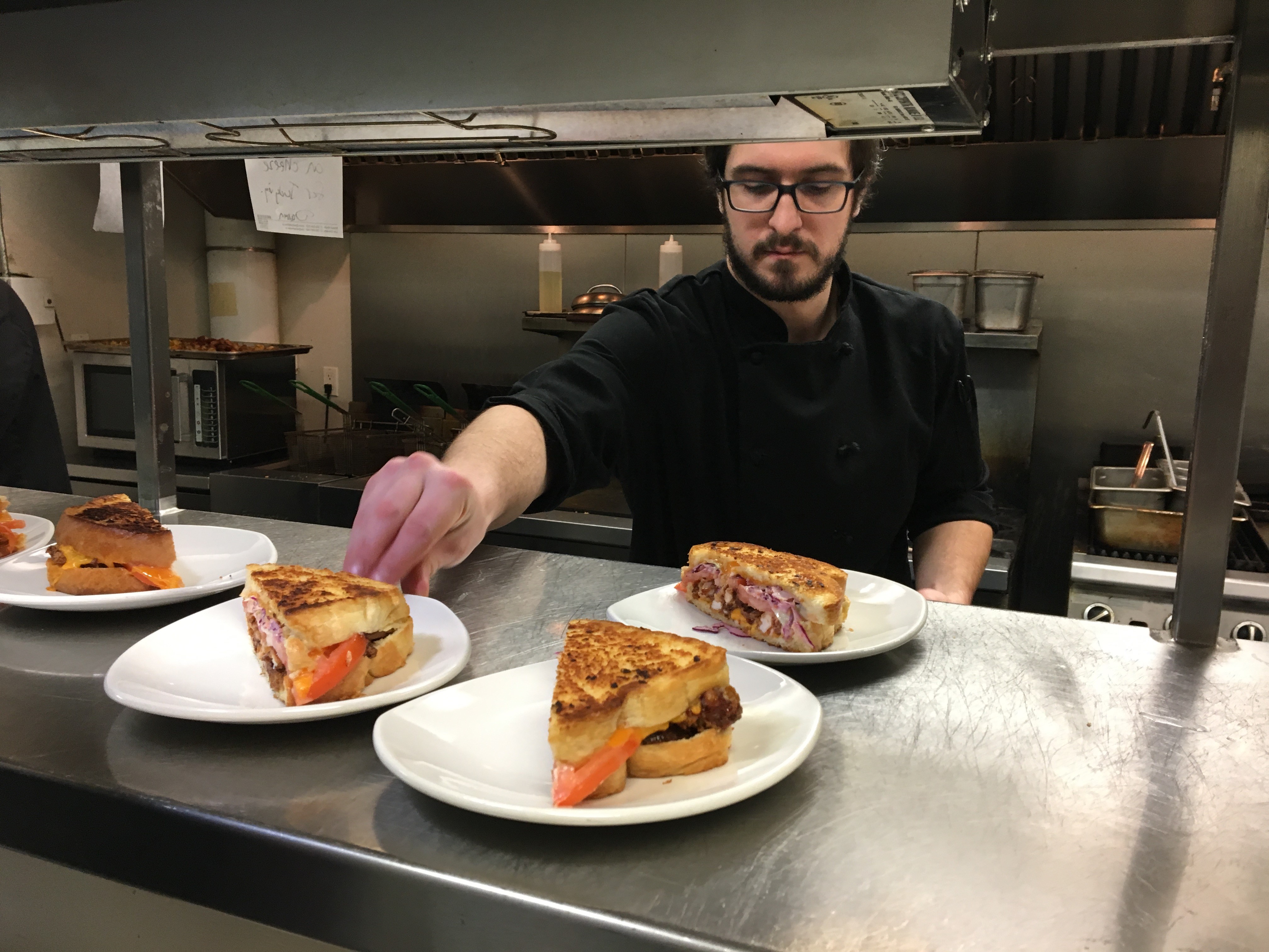 Armstrong gets real “cheesy” at annual festival | Globalnews.ca