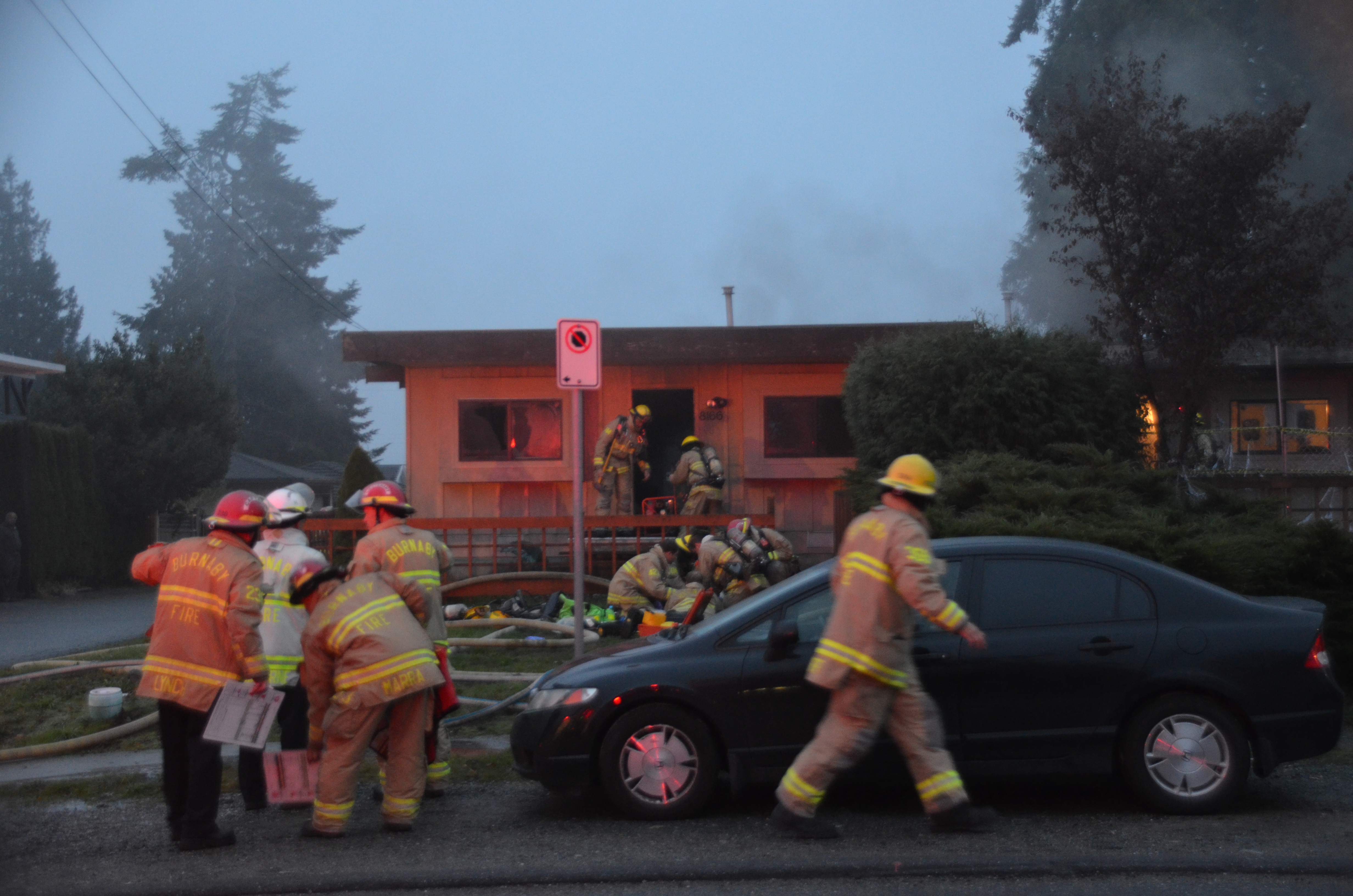 Man dies after being pulled from Burnaby duplex fire - BC | Globalnews.ca