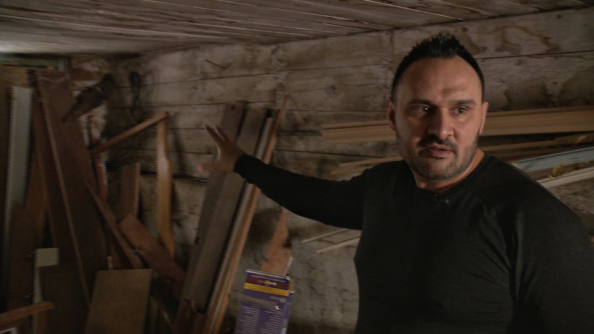 Paranormal investigators tour haunted house in Drumheller | Globalnews.ca