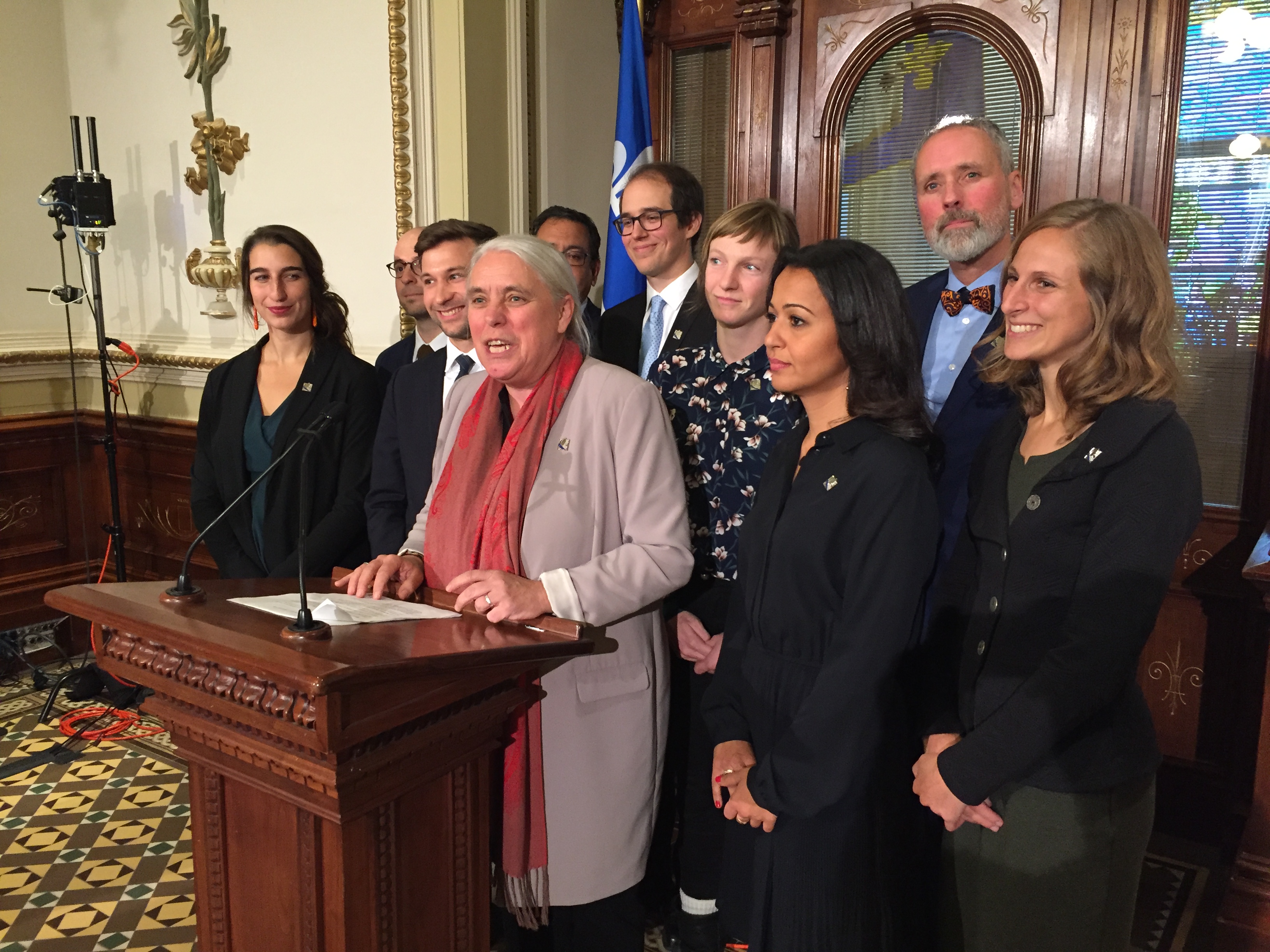 Québec Solidaire MNAs refuse to publicly pledge allegiance to the Queen ...