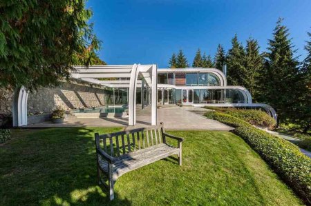 Arthur Erickson’s ‘mindbending’ Eppich House 2 hits the market for $16. ...