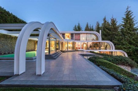 Arthur Erickson’s ‘mindbending’ Eppich House 2 hits the market for $16. ...
