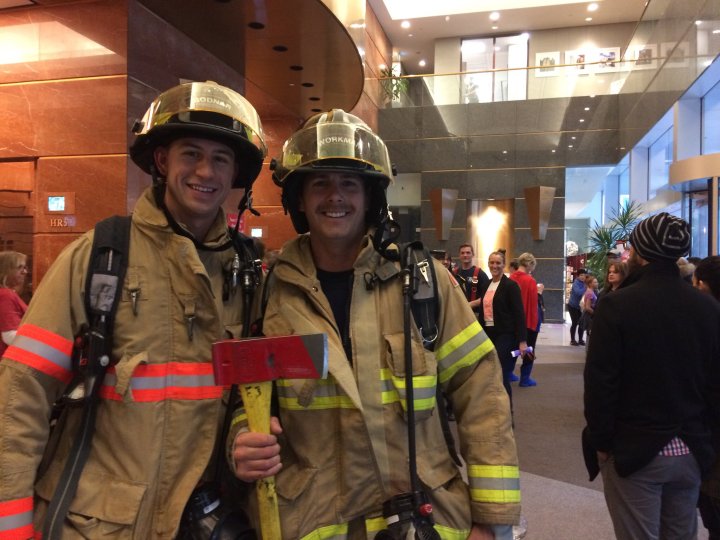 United Way lifts stair-climb fundraising goal to $250,000 | Globalnews.ca