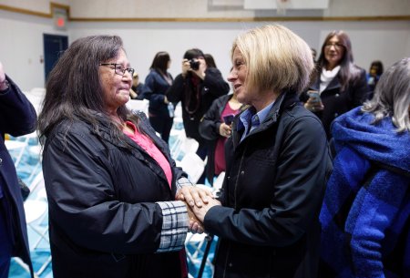 Alberta’s Lubicon Lake First Nation inks land deal with feds, province ...