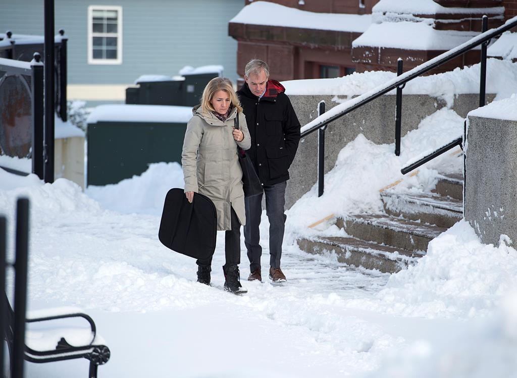 Police officer describes crime scene on day Richard Oland’s body ...