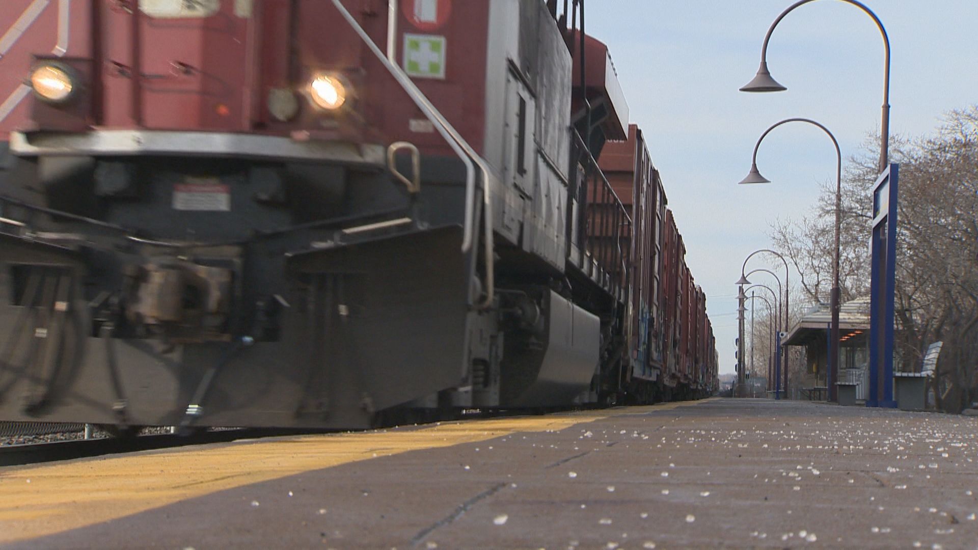 Teen suffers ‘serious’ head trauma after falling off moving train in ...