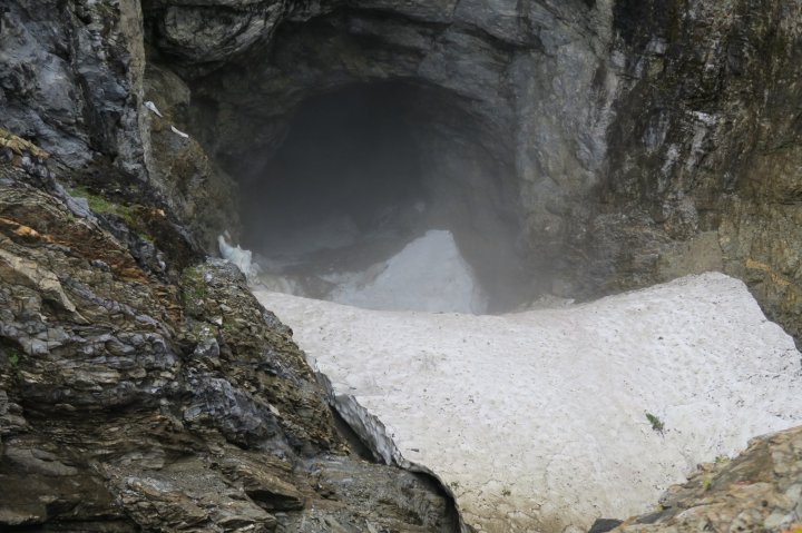 Massive, unexplored ‘cave of national significance’ discovered in B.C ...