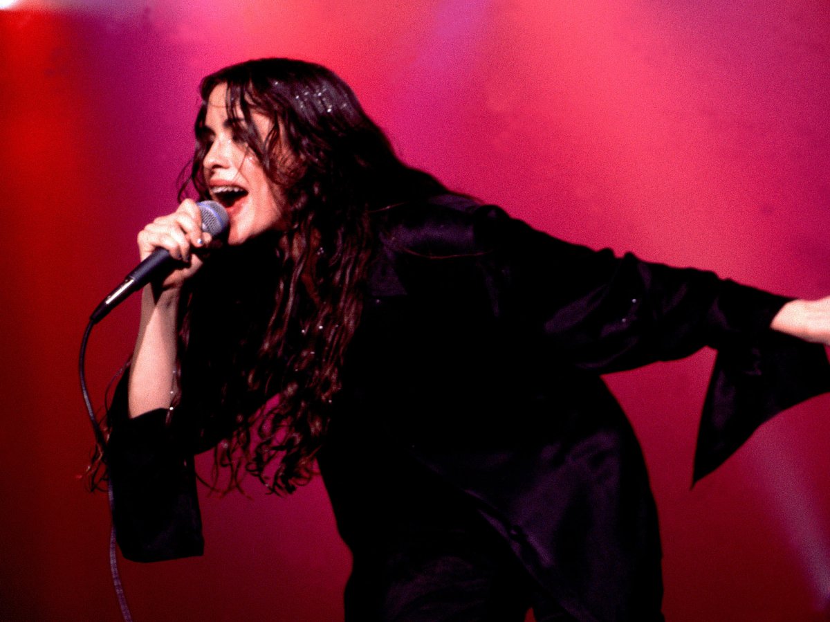Alanis Morissette musical ‘Jagged Little Pill’ coming to Broadway ...