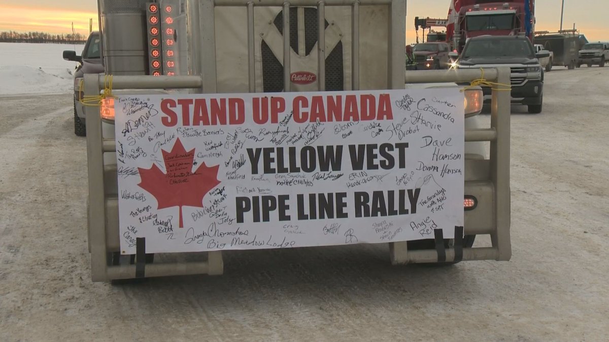 ‘We’re peaceful’: Trucks loop Anthony Henday; yellow vest group plans ...