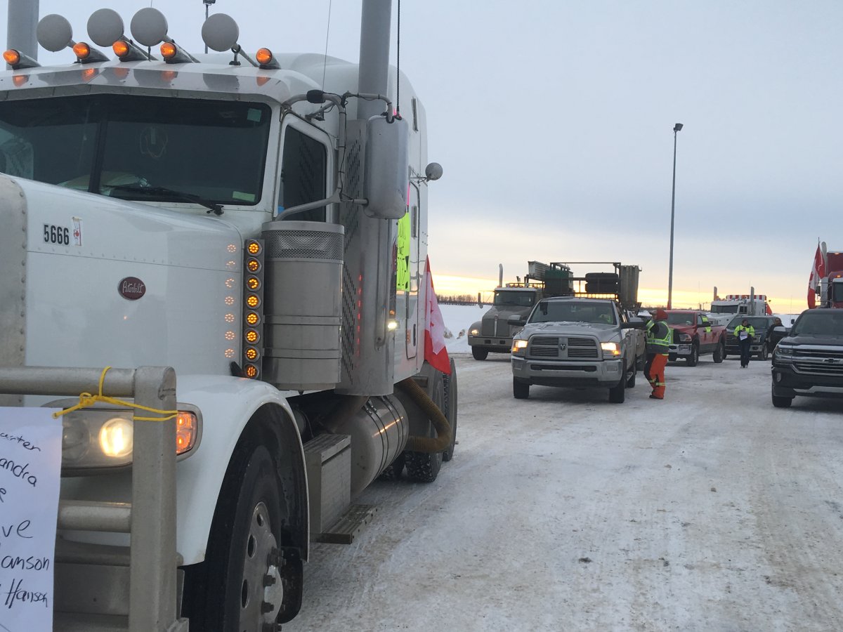 ‘We’re peaceful’: Trucks loop Anthony Henday; yellow vest group plans ...