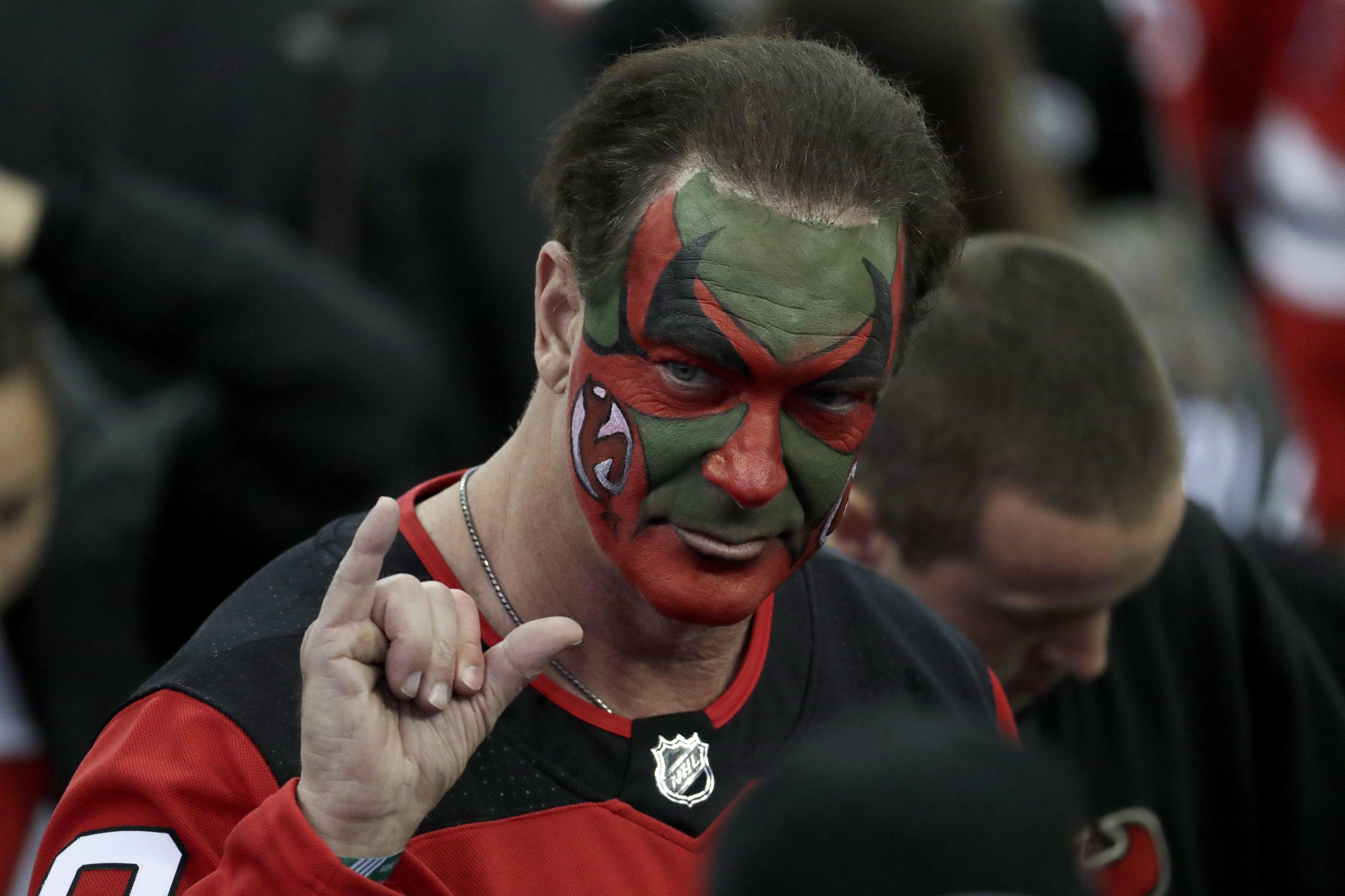 The Devils Seinfeld Seinfeld Face Painter David Puddy Shows Up At