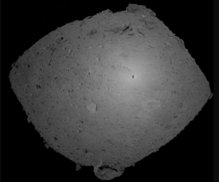 Japan’s spaceship lands on distant asteroid - National | Globalnews.ca