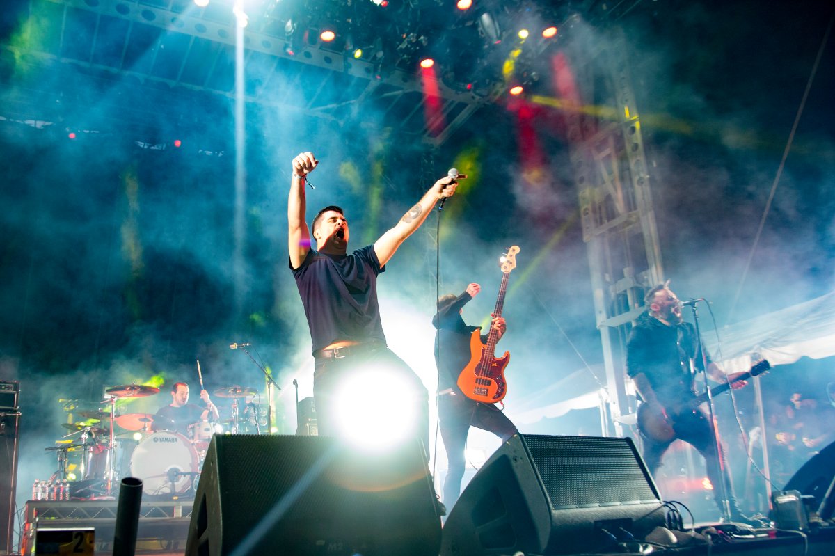 Alexisonfire releases first single in 9 years, ‘Familiar Drugs ...