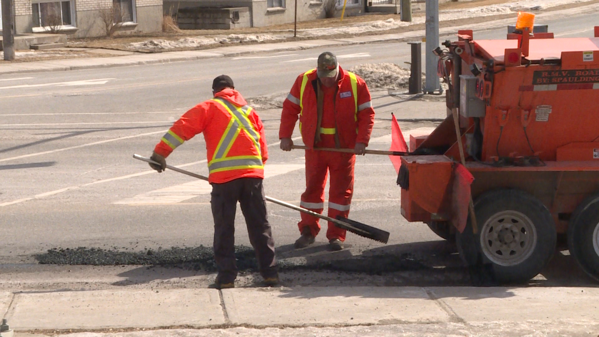 Kingston’s ‘pothole patrol’ is working hard - Kingston | Globalnews.ca