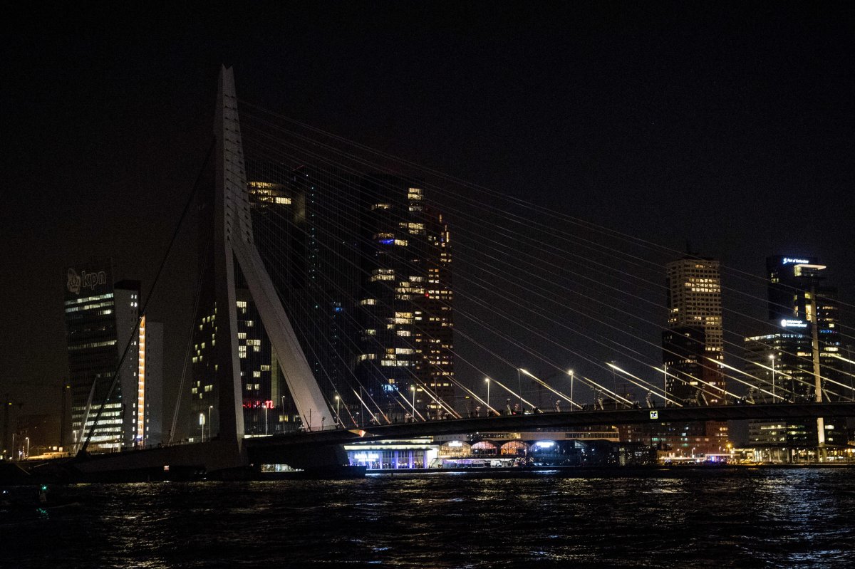 Landmarks around the world go dark to mark Earth Hour - National ...