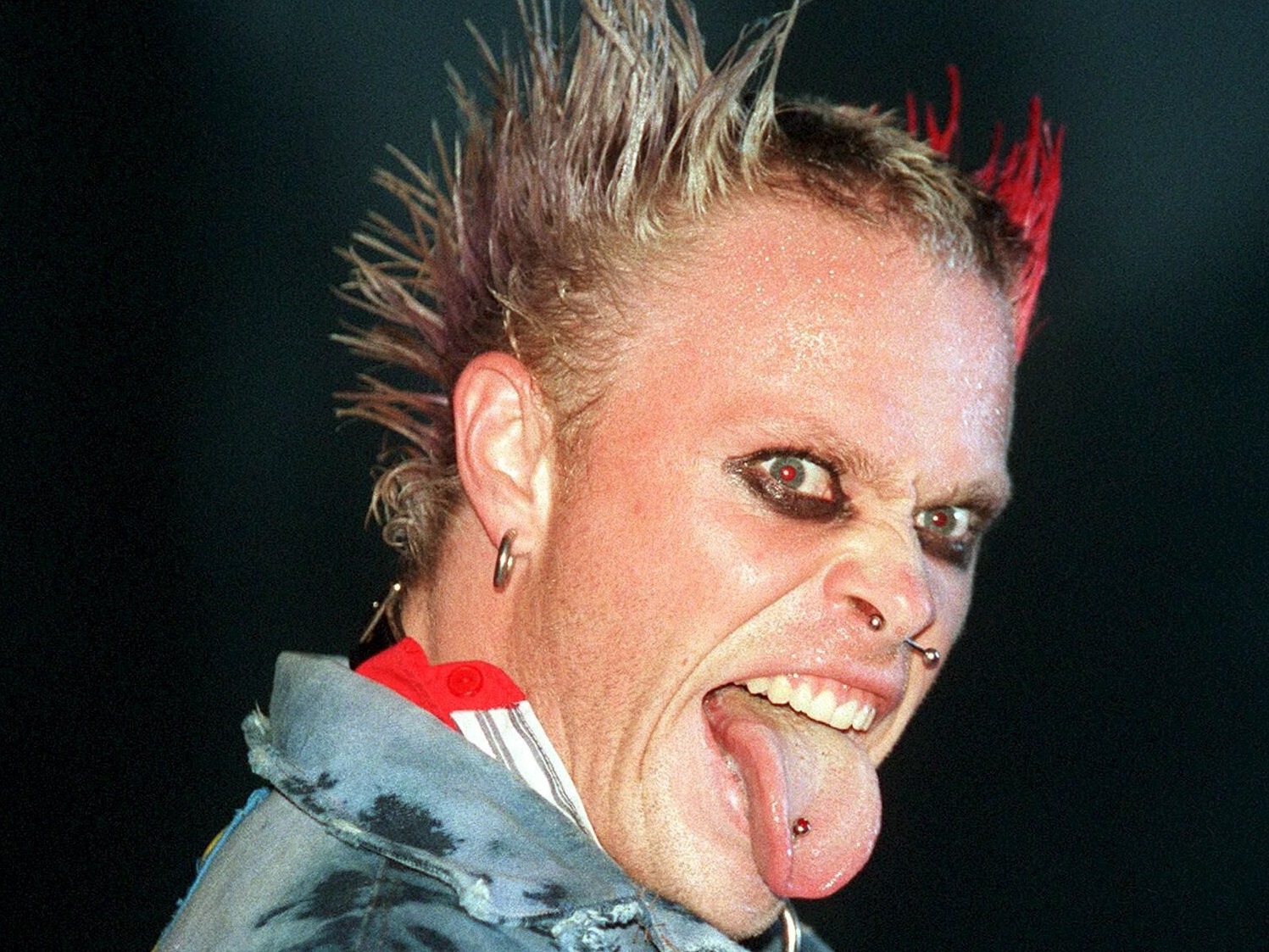 Prodigy singer Keith Flint dies at age 49 - National | Globalnews.ca