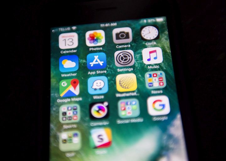 The risks and rewards of imposing a cellphone ban in Alberta classrooms ...