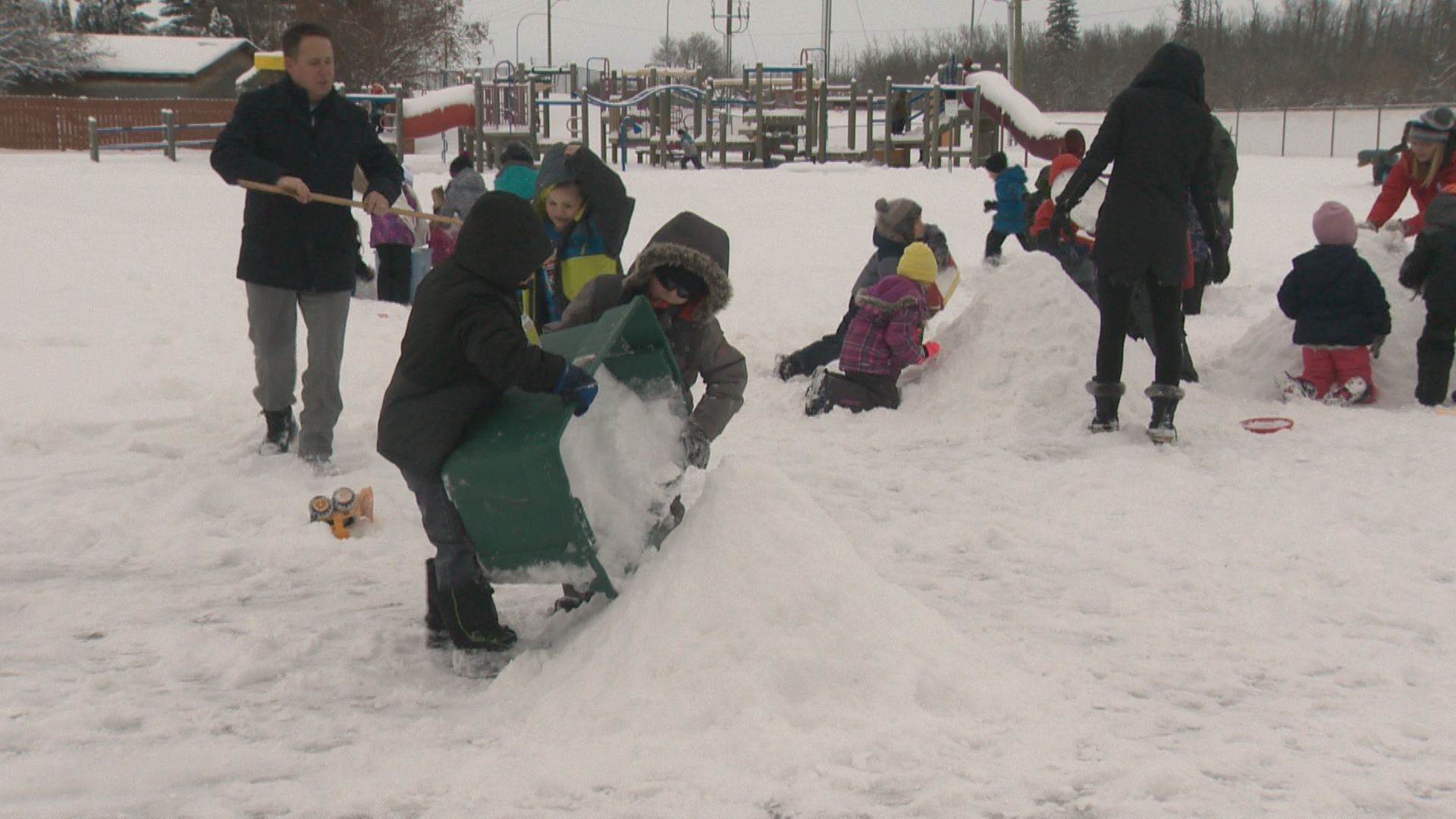 How cold is too cold for outdoor recess? Guidelines vary across Canada ...