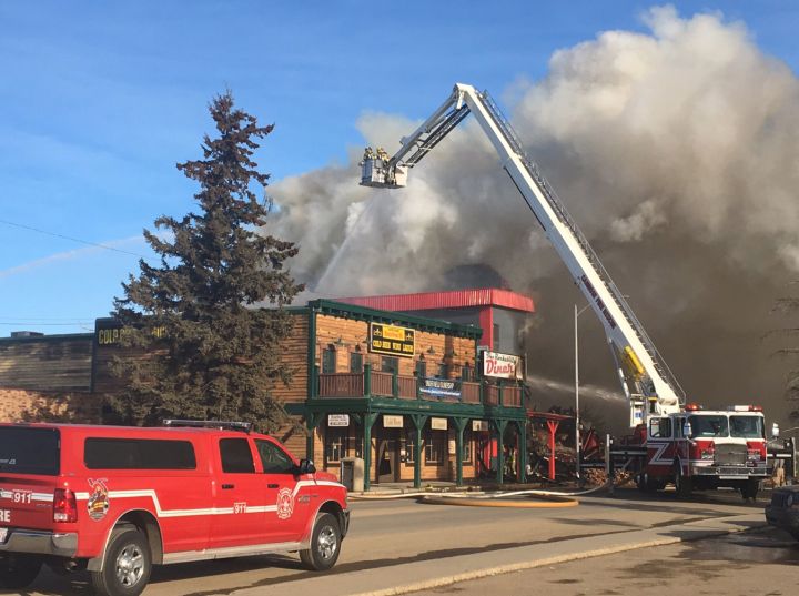 Firefighters battle blaze at historic Wetaskiwin hotel - Edmonton ...