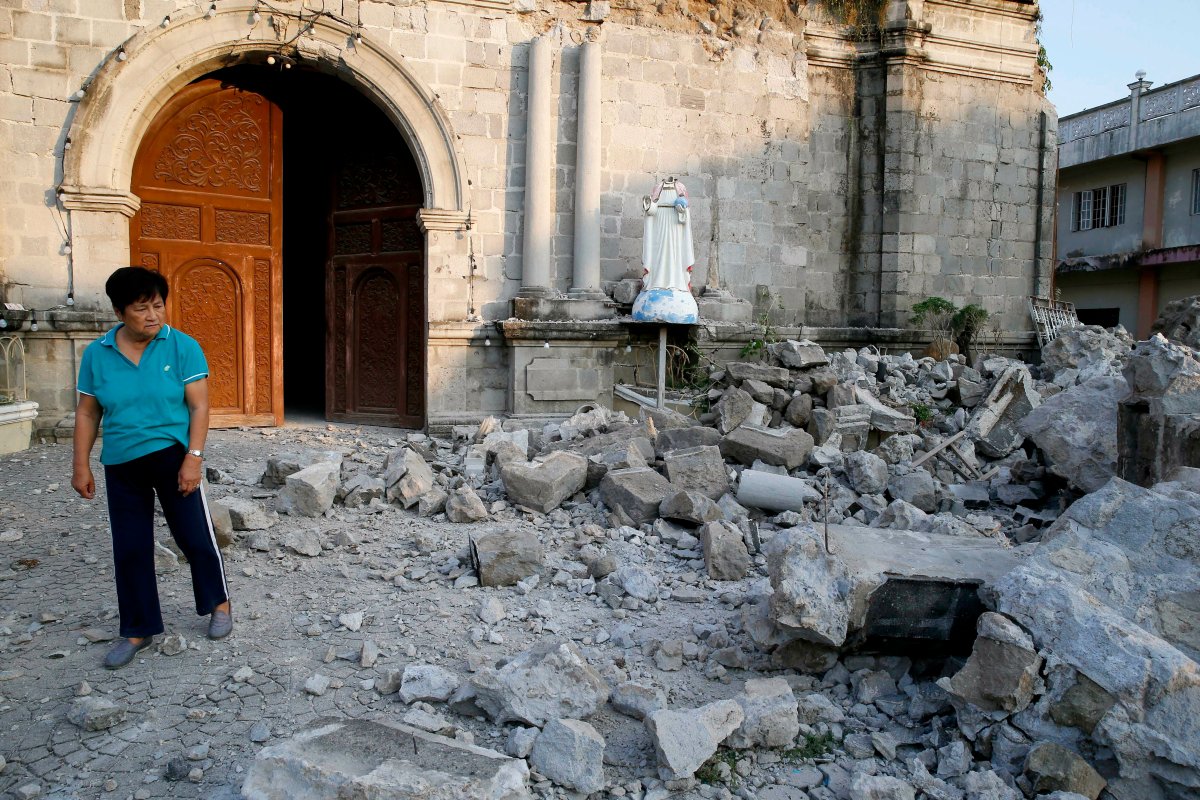 Earthquake hits Philippines just a day after deadly tremor kills 16 ...
