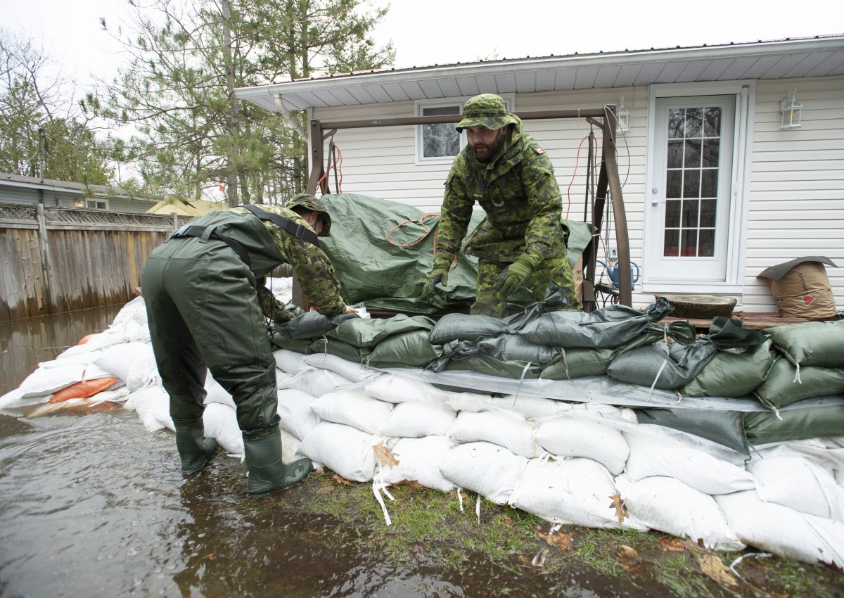 Ottawa flood victims say more homes would be lost if not for volunteers ...