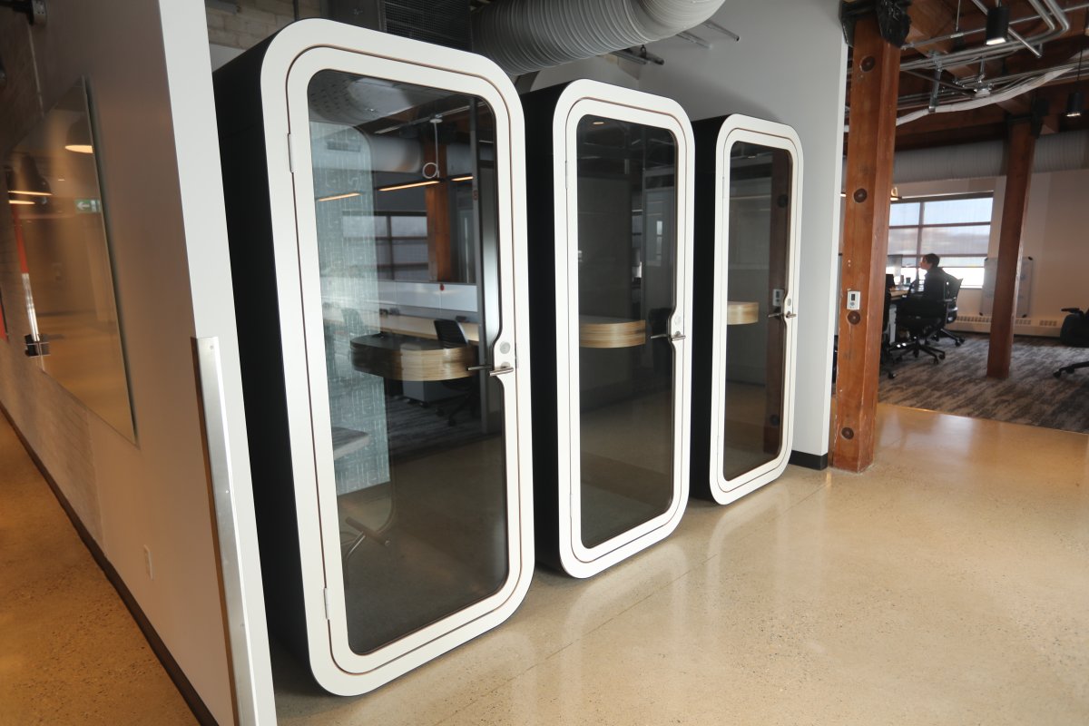 Amazon opens first space in Winnipeg - Winnipeg | Globalnews.ca