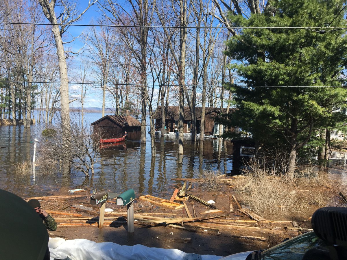 Fire burns through flooded Constance Bay home - Ottawa | Globalnews.ca