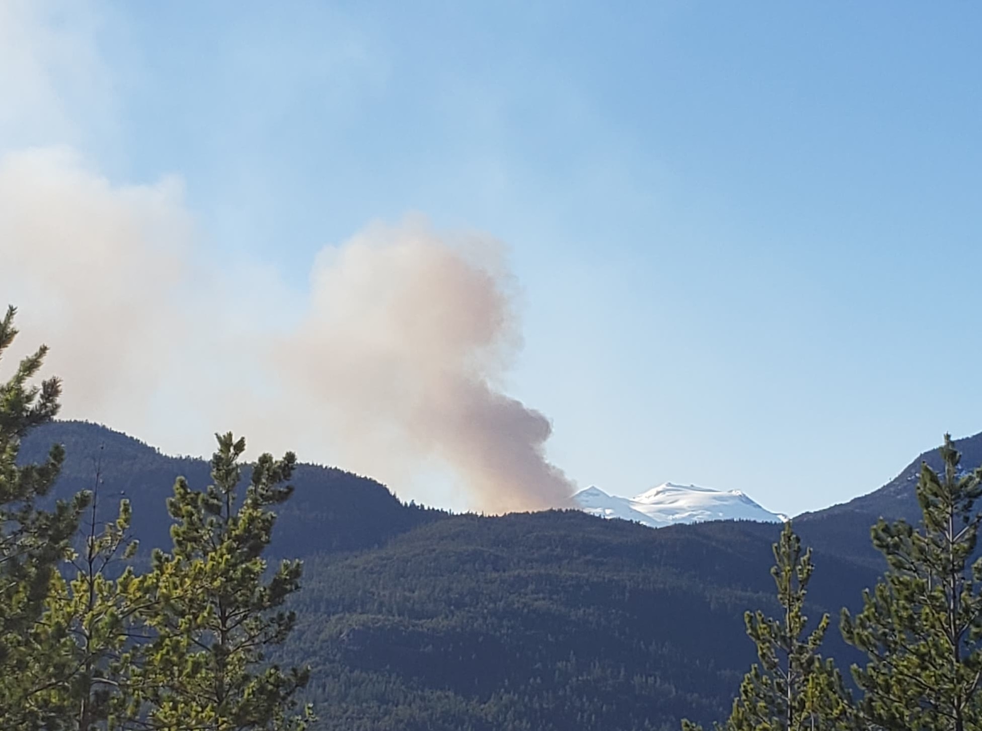 B.C. crews battle suspected human-caused wildfire in Squamish Valley ...