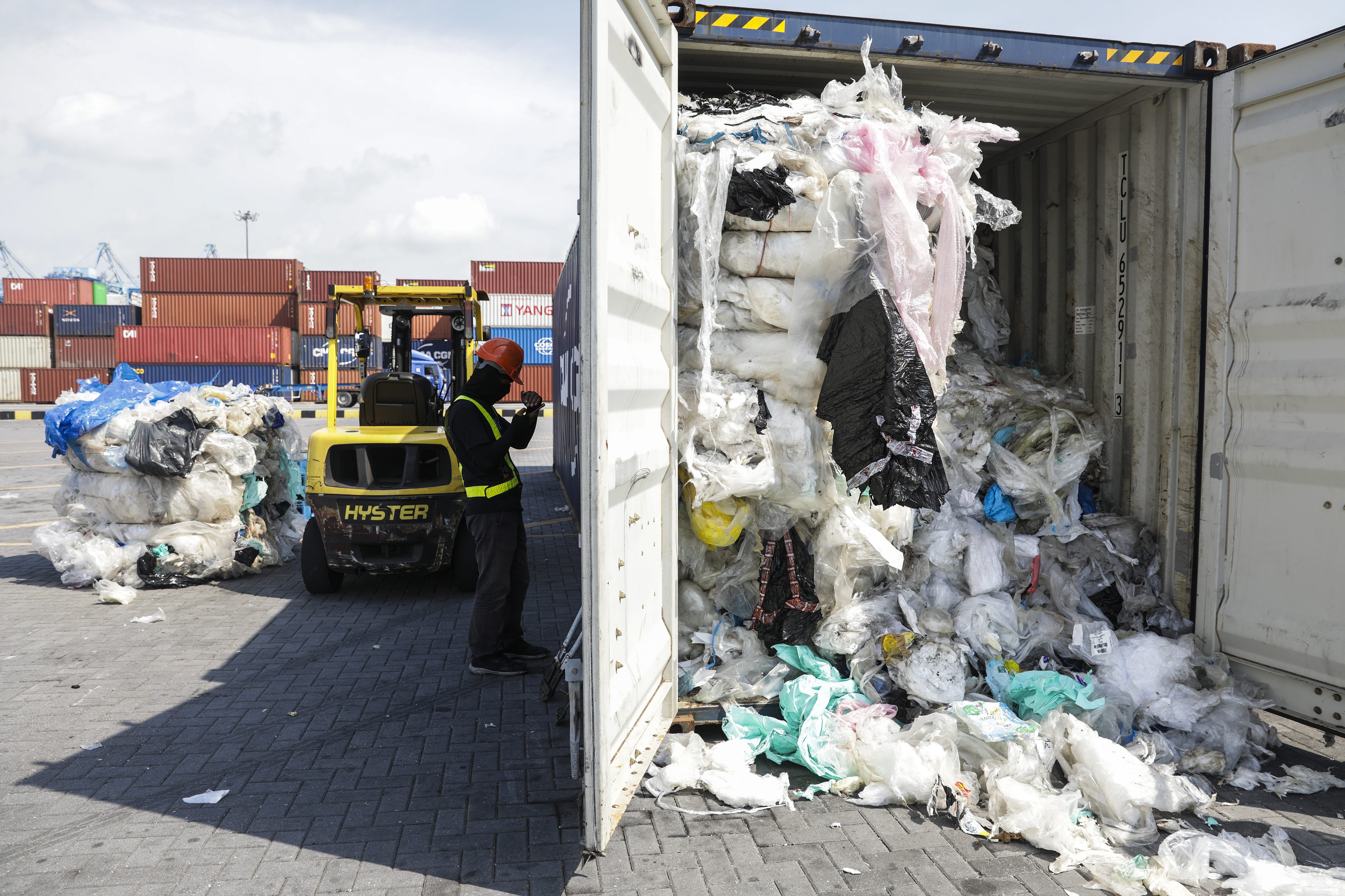 Canada can expect more nations to send trash back: expert - National ...